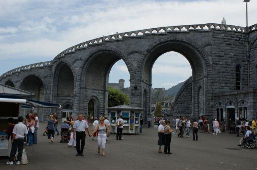 een deel van de boogconstructie van de kerk | Foto | de oudhuisjes in ...