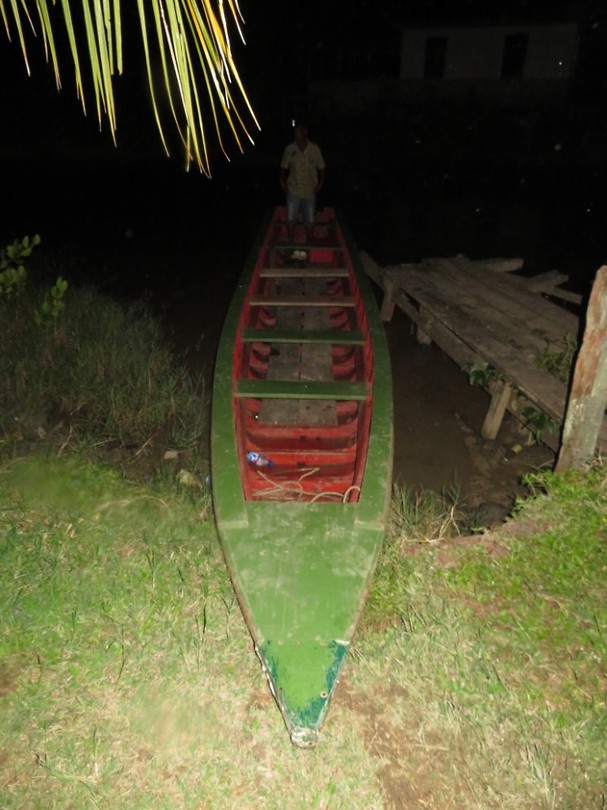 De boot om kaaimannen te spotten | Foto | Marcia in Suriname
