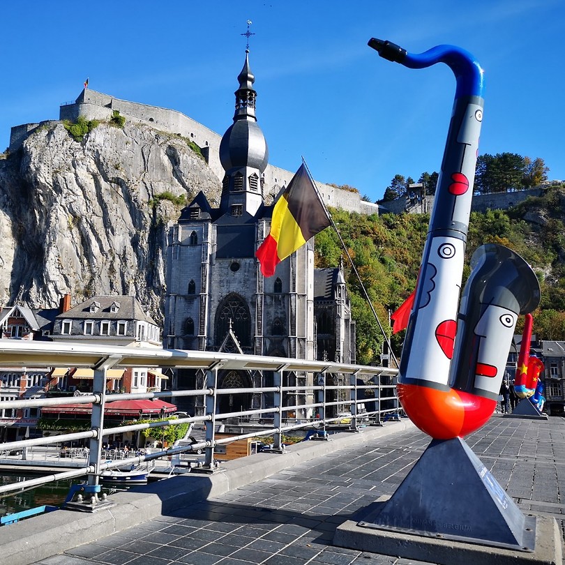 Dinant, geboorteplaats van Adolphe Sax. | Foto | Pepe op de fiets naar ...