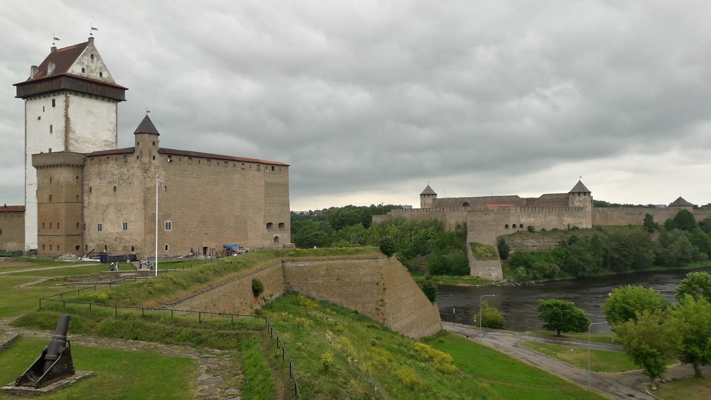 Narva, beide kastelen | Foto | RiFra’s reisblog