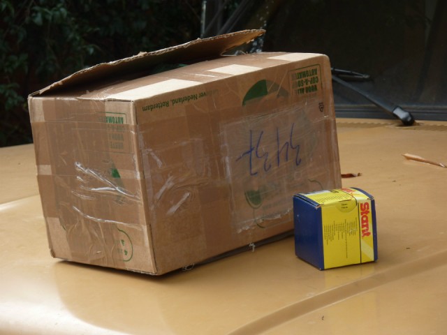 Heel grote doos voor een klein pakketje, maar het is aangekomen. Hiep ...