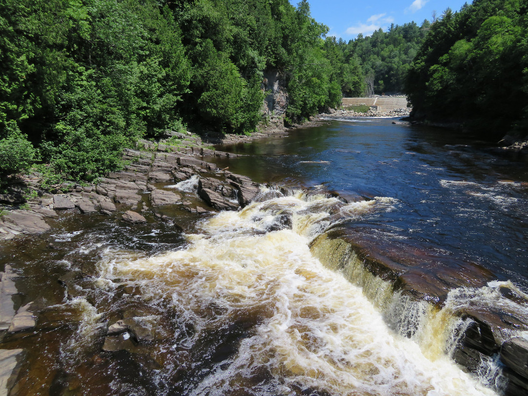 1007 van Trois-Rivieres naar Saint-Simeon (via een waterval) Update ...