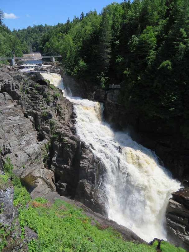 1007 van Trois-Rivieres naar Saint-Simeon (via een waterval) Update ...