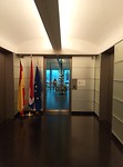 Bij de Nederlandse ambassade in Madrid | Foto | Europatoer Erik en Wilma