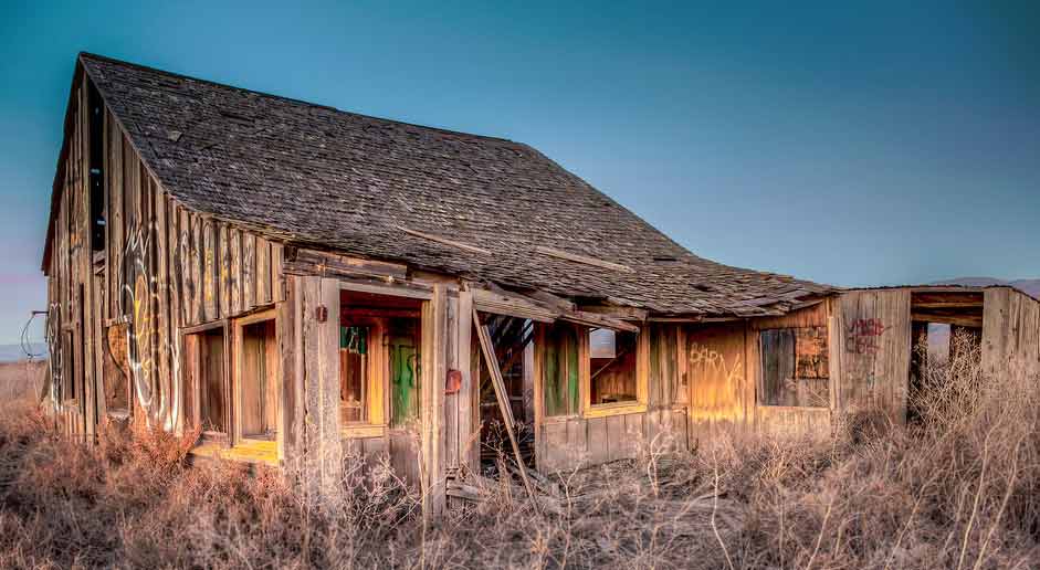 10 Abandoned Buildings in California Haunted by Black Eyed Kids