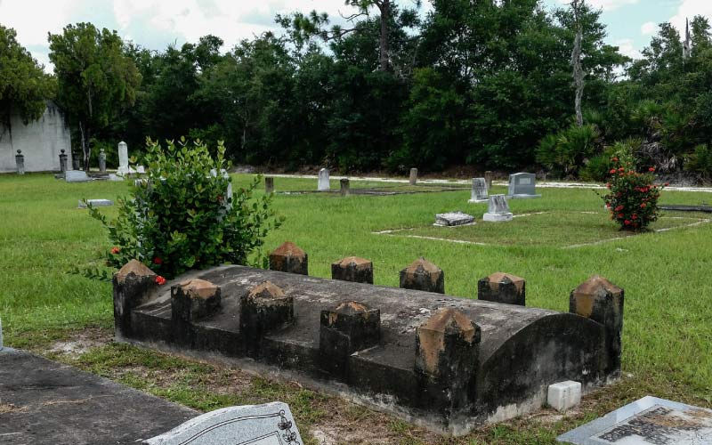 10 Most Haunted Cemeteries in Florida
