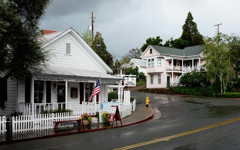 Move To These 7 Small Towns In NorCal If You Love The Paranormal