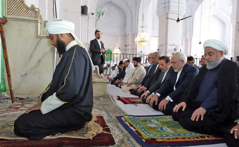 بالاترین: روحانی و ظریف برای جمع‌آوری آرا حاضر شدند نماز بدون مهر بخوانند