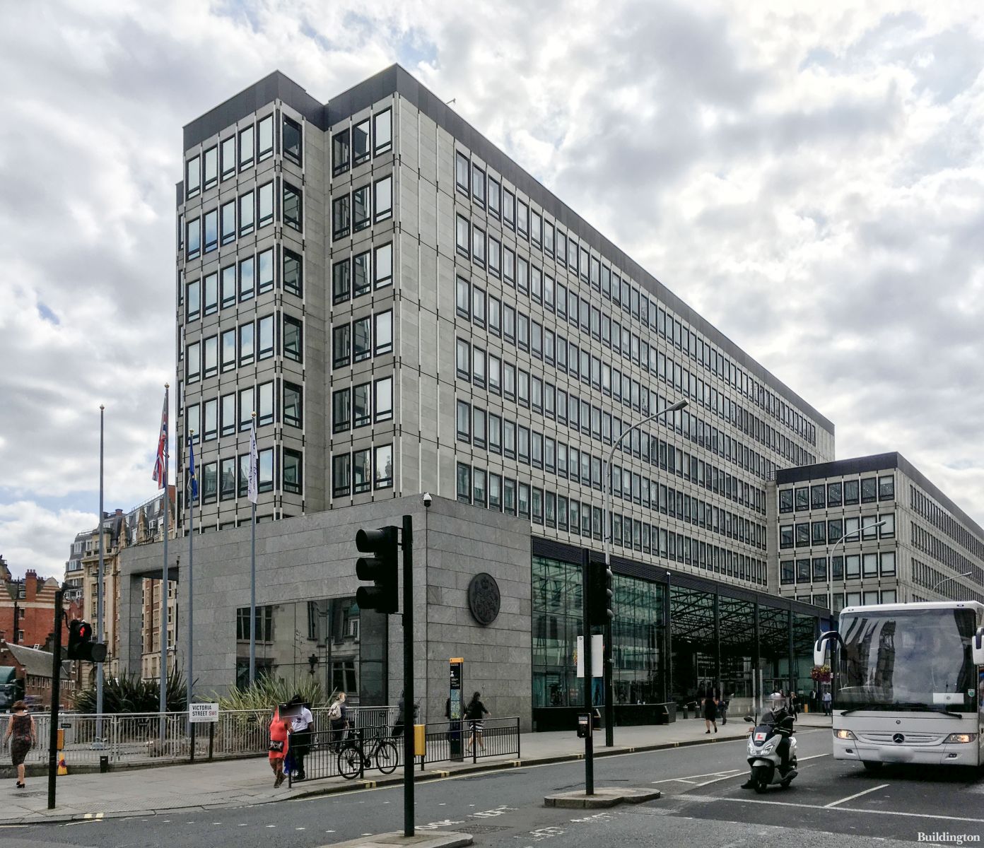 بالاترین: کرسنت یک ساختمان مجلل ایران در لندن را بلعید