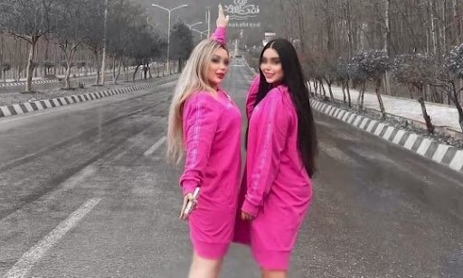 بالاترین عباس عبدی وقتی علمالهدی برای دفاع از حجاب به داستان منیژه