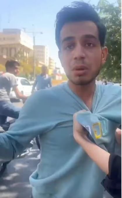 بالاترین ادب کردن یک لباس شخصی توسط دو دختر جوان شیرازی و انتشار عکس صورت او