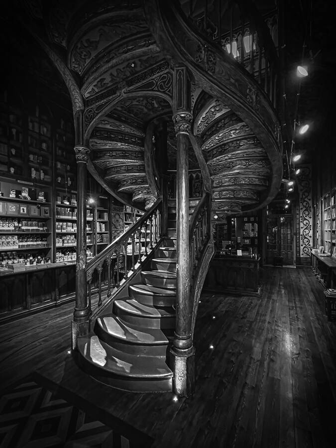 Livraria Lello by Jim Sinsheimer | Black & White Magazine | For ...