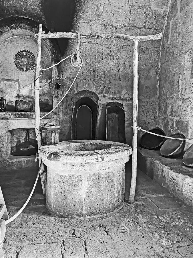 Indoor Well by Vijay Karai | Black & White Magazine | For Collectors of ...