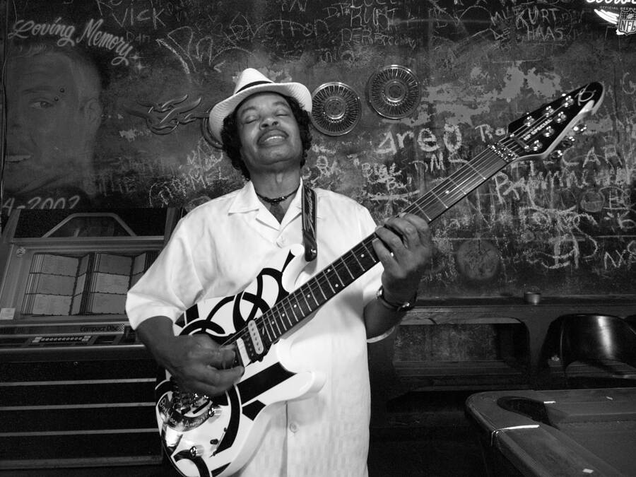 8 Porter by H.C. Porter | Black & White Magazine | For Collectors of ...