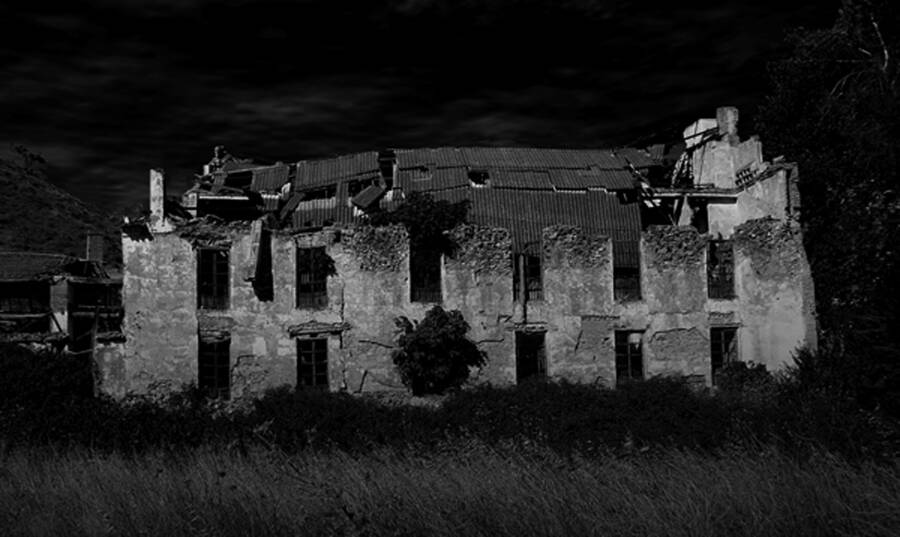 Ruined by Julio Hardy | Black & White Magazine | For Collectors of Fine ...