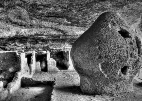 Cueva de la Olla by Ernesto Beall | Black & White Magazine | For ...
