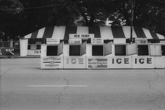 Chicago Marathon by Cheney Lupe | Black & White Magazine | For ...