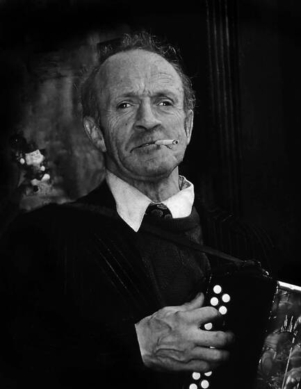 The Busker by Gerald Shonkwiler | Black & White Magazine | For ...