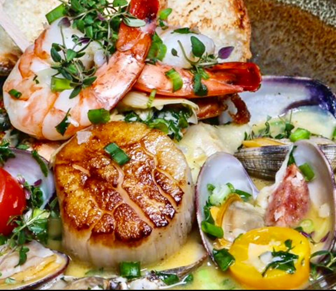 Gallery / Micky Fins Bar & Grill Restaurant