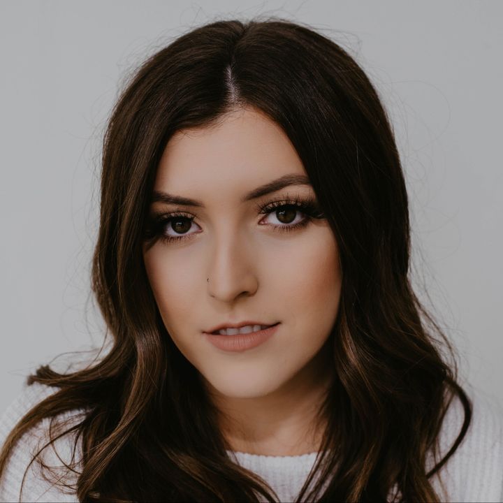 Holly Beth Tour Dates, Concert Tickets, & Live Streams