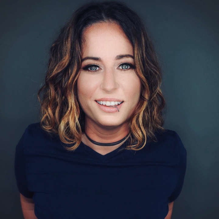 Lindsey Hinkle Concerts & Live Tour Dates: 2024-2025 Tickets | Bandsintown