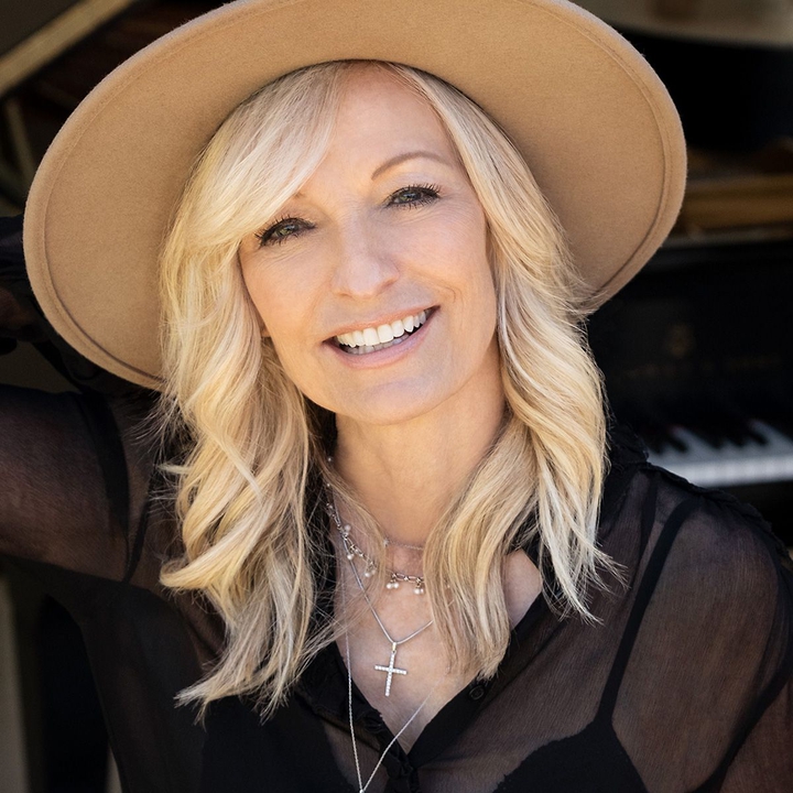 Lisa Hilton Tour Dates, Concert Tickets, & Live Streams