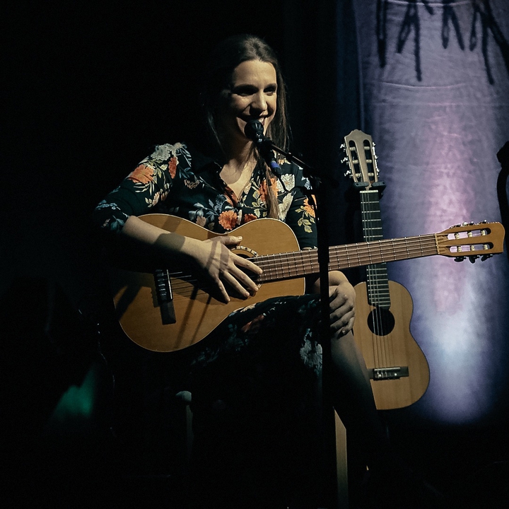 Luisa Sobral Tour Dates, Concert Tickets, & Live Streams