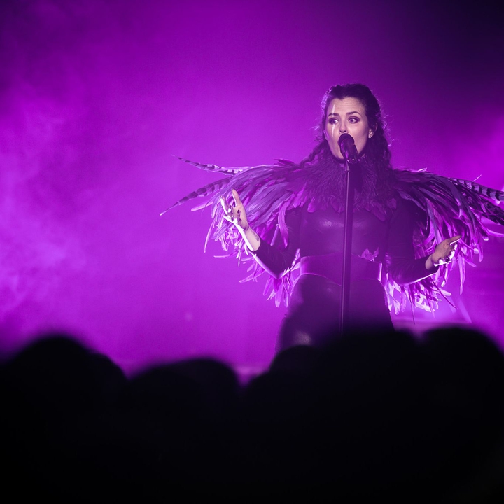 iskwē Tour Dates, Concert Tickets, & Live Streams