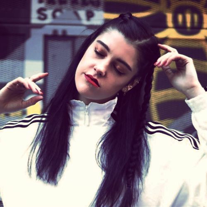 Izzie Walsh Concerts & Live Tour Dates: 2024-2025 Tickets | Bandsintown