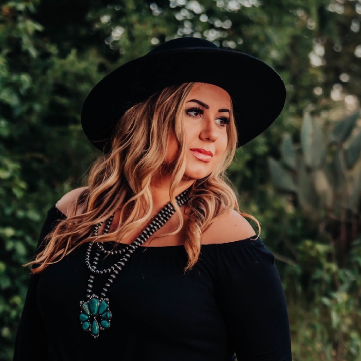 Bailey Rae Tour Dates, Concert Tickets, & Live Streams