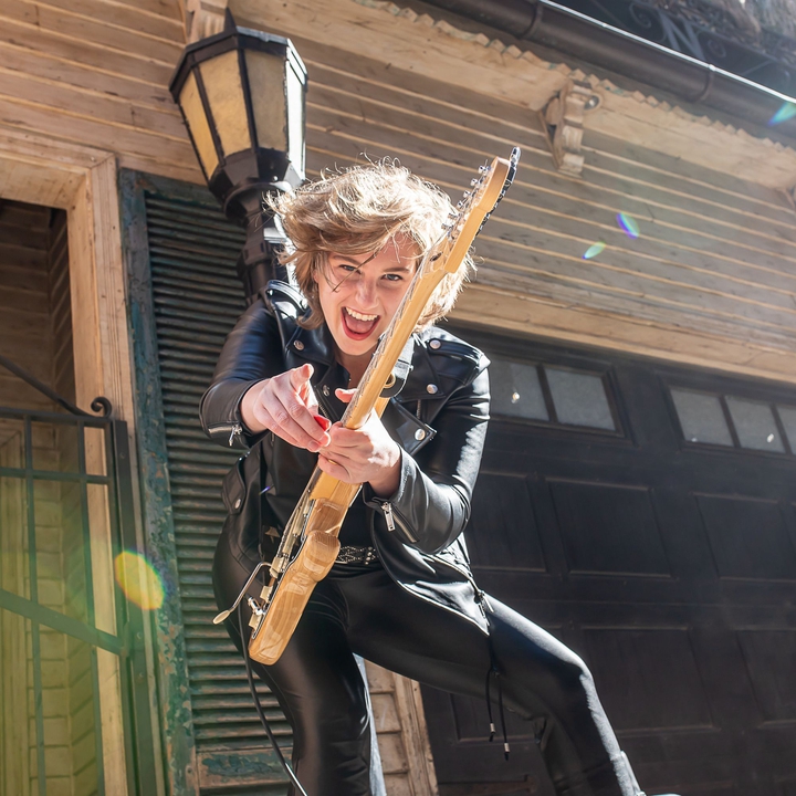 Jax Hollow Tour Dates, Concert Tickets, & Live Streams