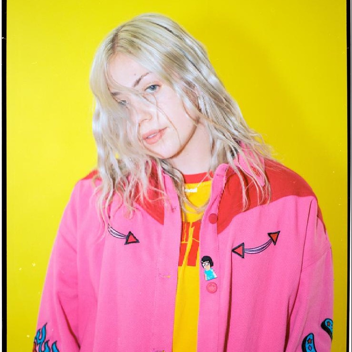 Lauran Hibberd Tour Dates, Concert Tickets, & Live Streams