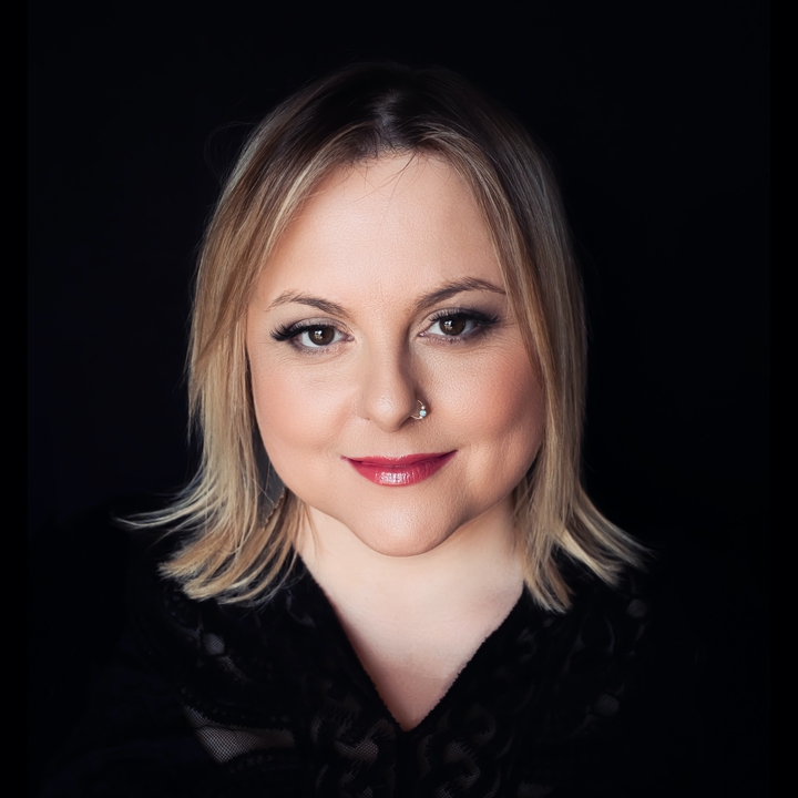 Lyn Bowtell Tour Dates, Concert Tickets, & Live Streams