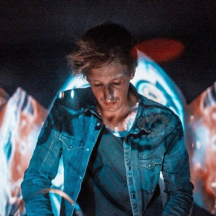 Christian Löffler Tickets, 2022 Concert Tour Dates & Details | Bandsintown