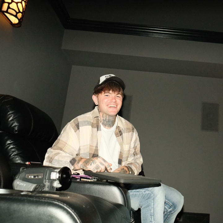 Oliver Francis Concerts & Live Tour Dates: 2024-2025 Tickets | Bandsintown