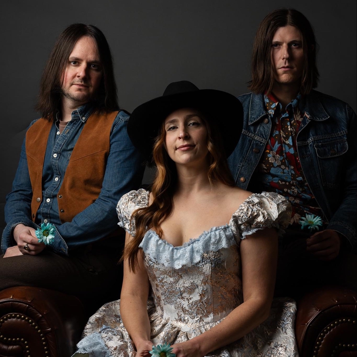 Angela PerleyColumbus チケット, Natalie's Grandview (Music Hall & Kitchen ...