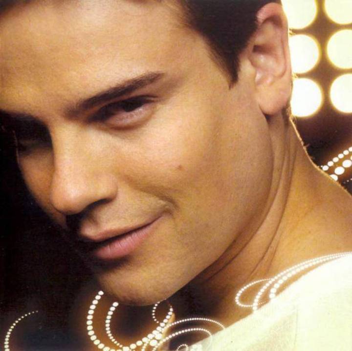 Raúl Concerts & Live Tour Dates: 2024-2025 Tickets | Bandsintown