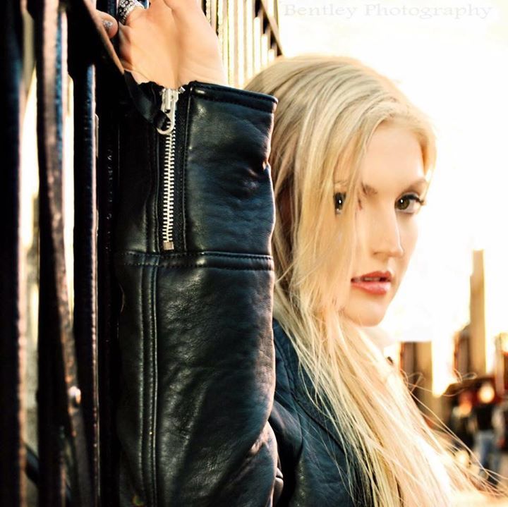 Laura Dodd Concerts & Live Tour Dates: 2024-2025 Tickets | Bandsintown