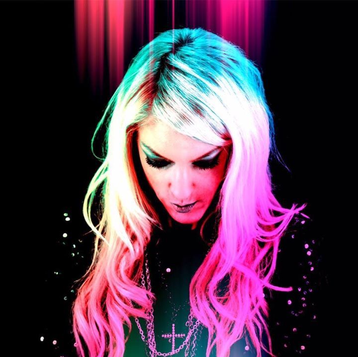 Dee Dee Official Tickets, 2023 Concert Tour Dates & Details | Bandsintown