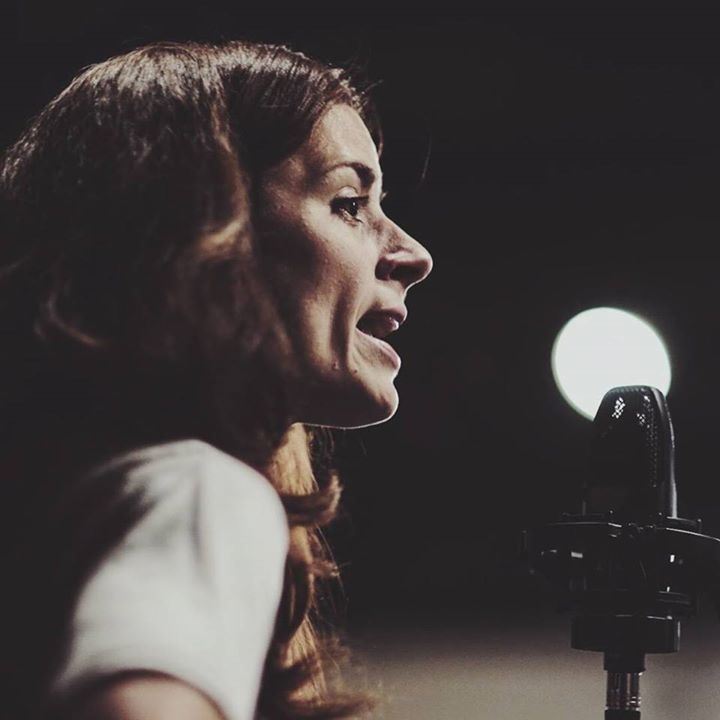 Amanda Fields Tour Dates, Concert Tickets, & Live Streams