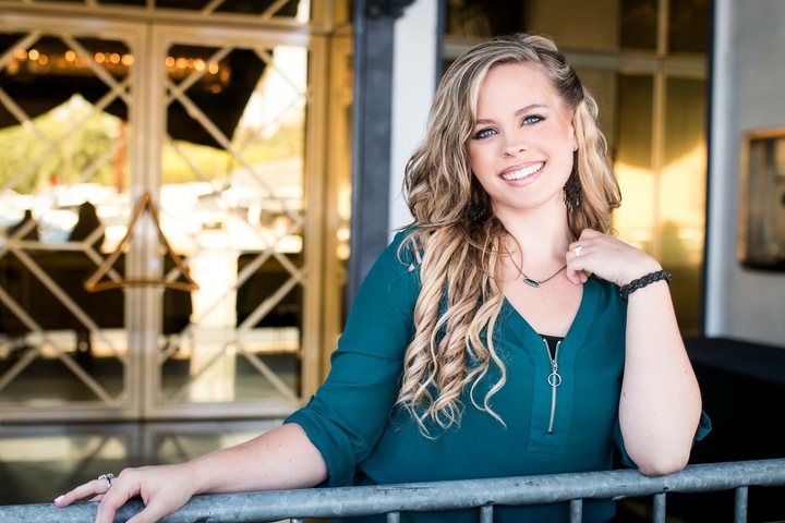 Holly Tucker Tour Dates 2018 & Concert Tickets | Bandsintown