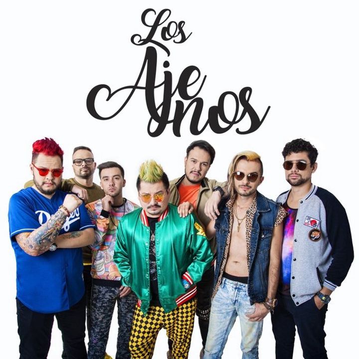 Los Ajenos Logo