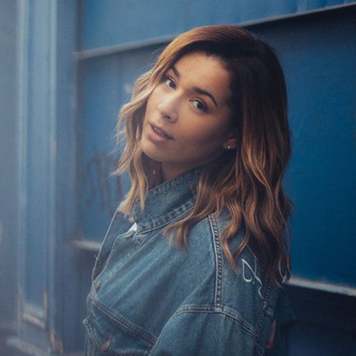 Chimène Badi Tour Dates, Concert Tickets, & Live Streams