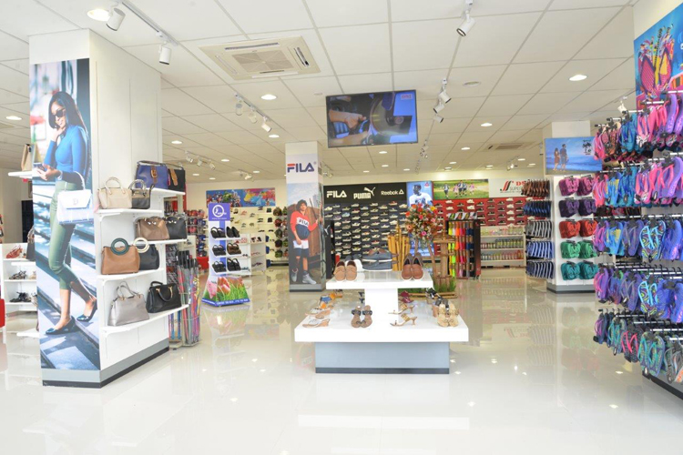 DSI Opens Brand New Showroom in Kurunegala - Adaderana Biz English ...