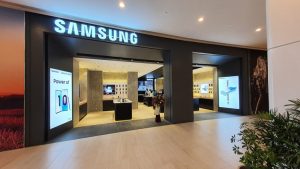 Samsung unveils its most premium Experience Store at One Galle Face ...