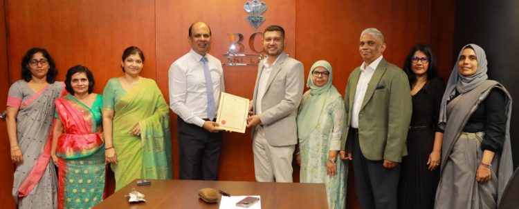 A Glimmer from "The Maison" in the Center of "Cleaner Colombo City ...