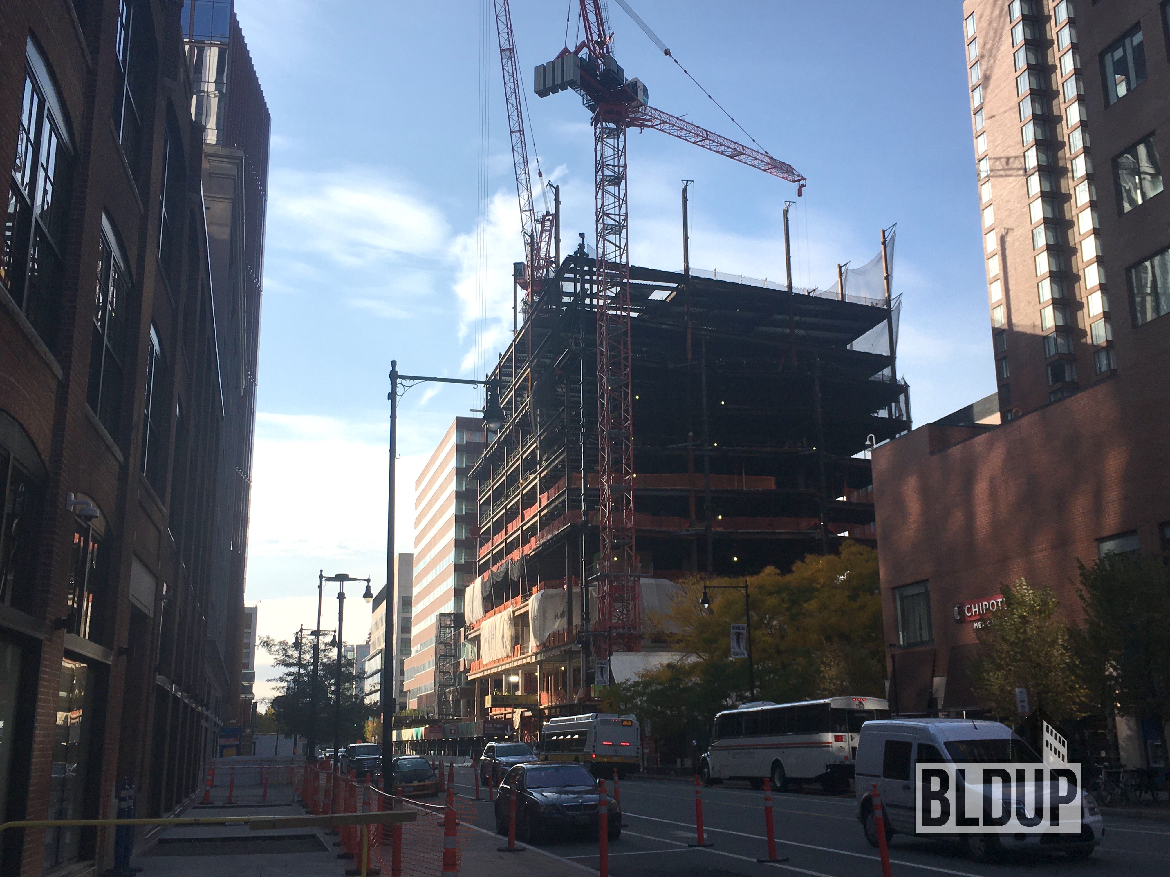 Google's new Cambridge Campus Rises above Main Street