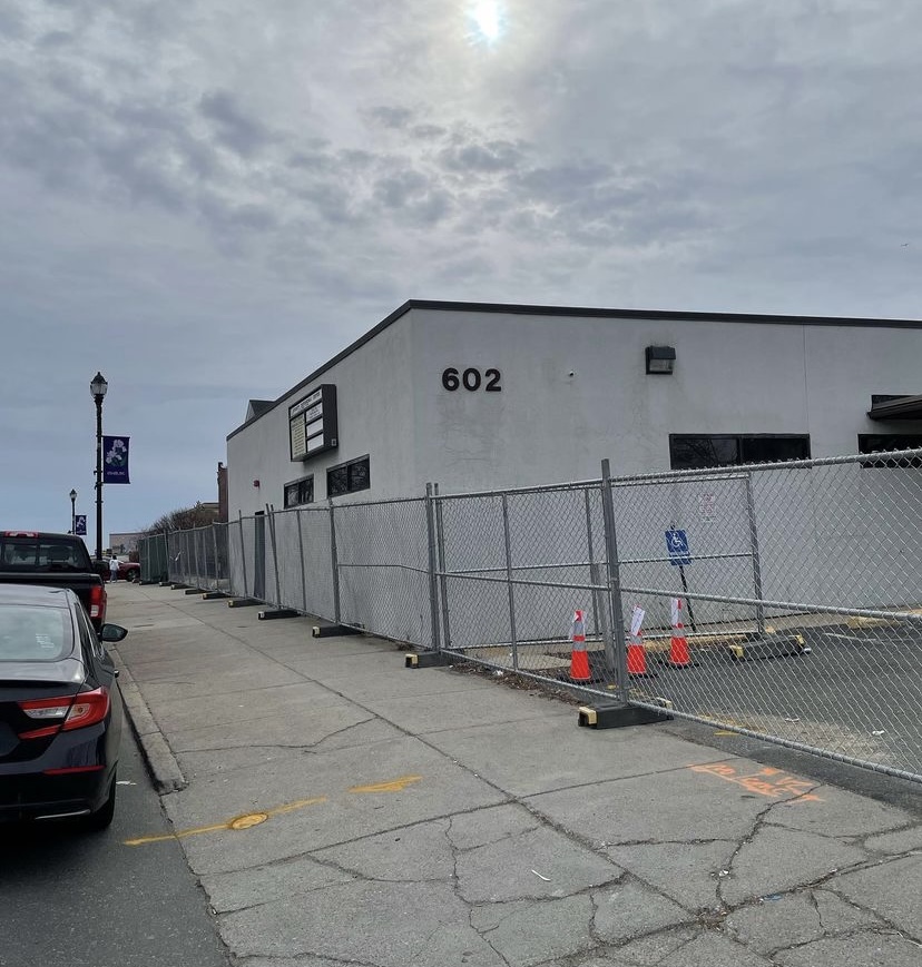 Demo Underway for The 600 in Everett