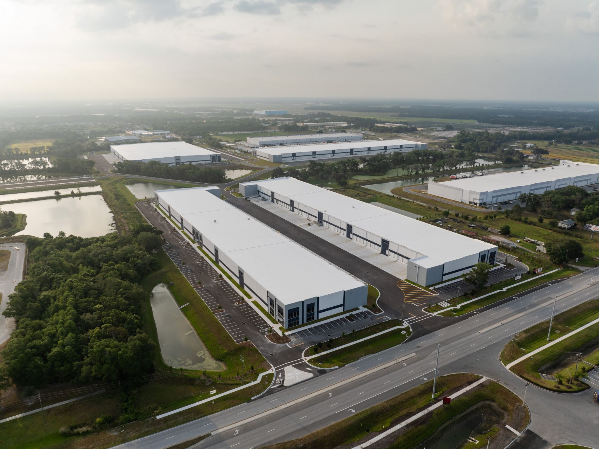 Building 400 Leased at Lakeland Commerce Center at County Line