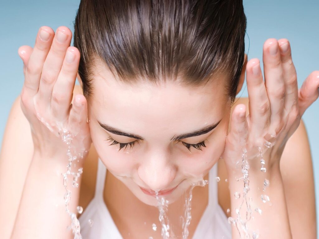 Purely Simple: Can You Wash Your Face with Just Water? – todaycosmetic